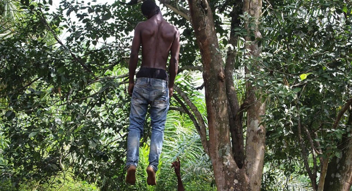 Un jeune homme de 25 ans retrouvé mort pendu à un arbre